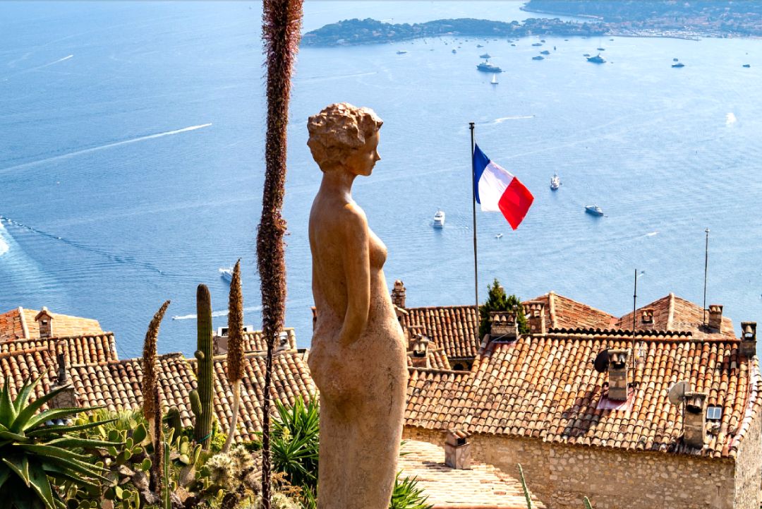 Францад хамгийн халуун 10 дугаар сар болж өнгөрчээ Nio Mn