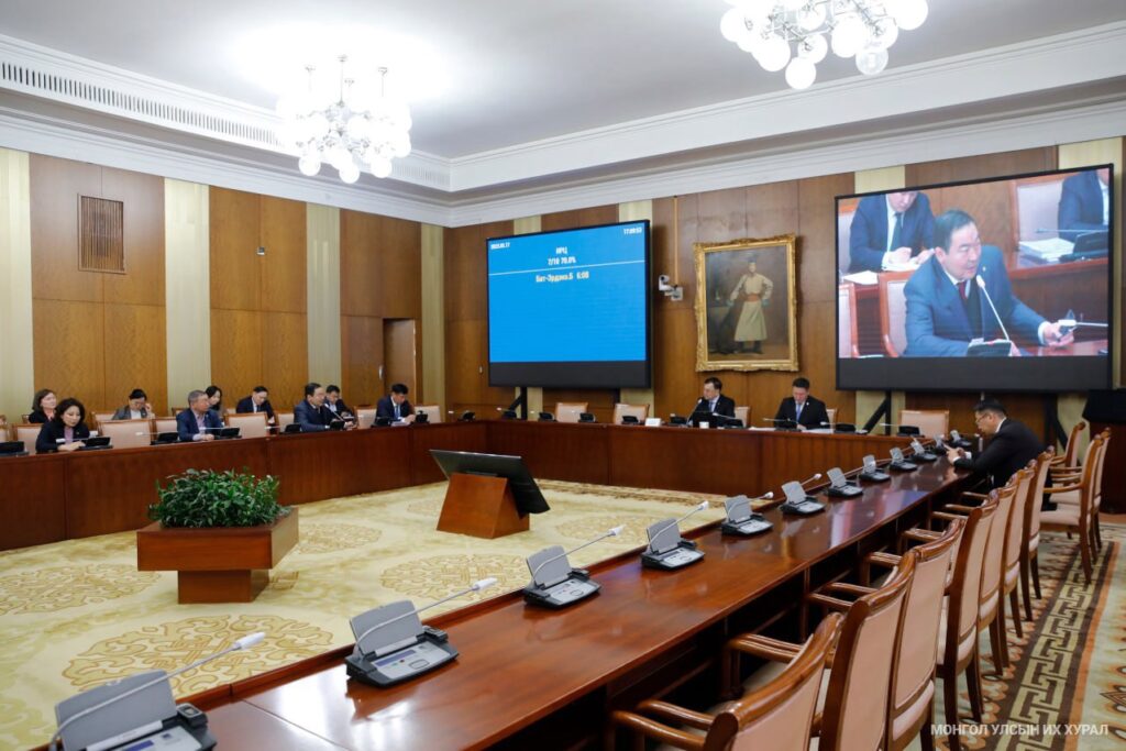 ЁЗСХБХ Төрийн албан хаагчийн ёс зүйн тухай анхдагч хуулийн төслийг